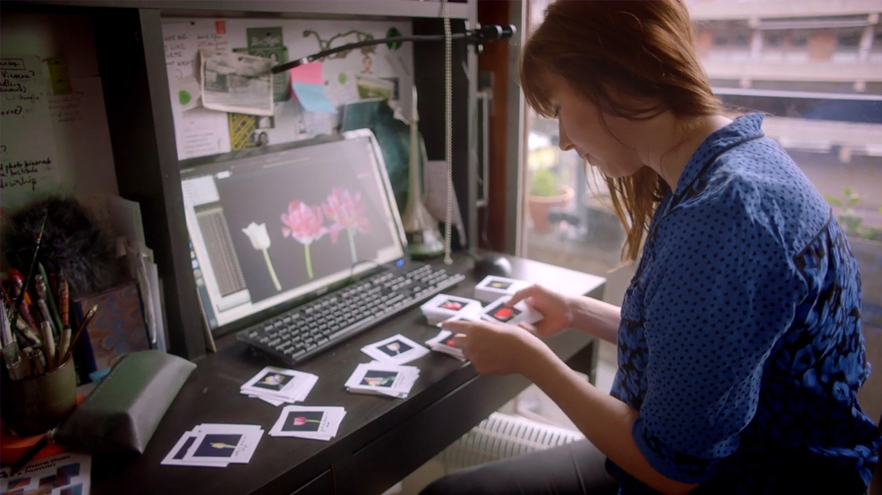 在 GTC 2021 AI 艺术画廊中的 AI 艺术家 Anna Ridley | NVIDIA